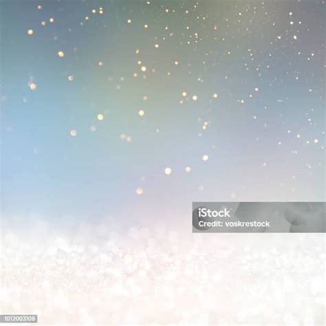 크리스마스 빛 배경입니다 휴일 빛나는 배경 막 별을 깜박이와 Defocused 배경입니다 흐리게 Bokeh입니다 0명에 대한 스톡 사진 및 기타 이미지 Istock