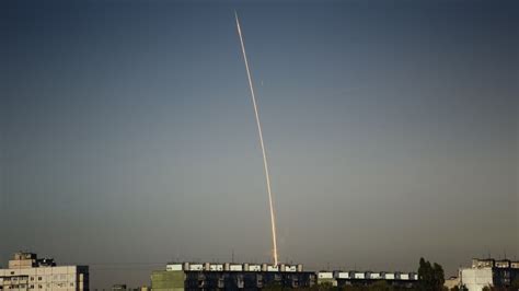 Российские войска нанесли ракетный удар по отелю в Харькове Пострадали 11 человек в том числе