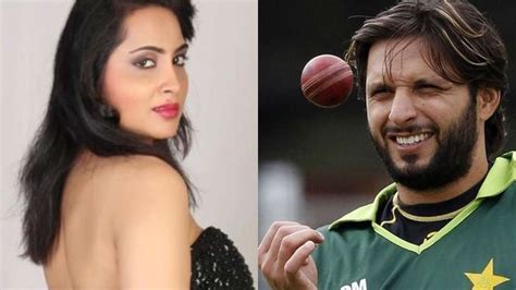 Arshi Khan Claims She Had Sex With Shahid Afridi Indiatv News India Tv