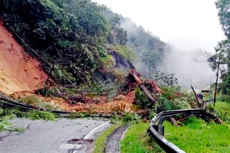 ප්‍රදේශ කිහිපයකට නායයෑමේ අවදානම් නිවේදන