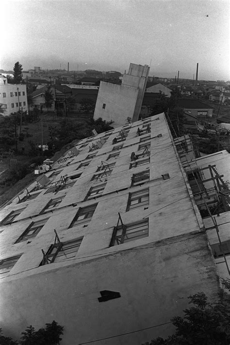 1964年、新潟地震で倒れた新潟市川岸町の4階建て県営アパート （16 18）－大正・昭和の巨大地震 東日本大震災 地震 津波 ：朝日新聞デジタル