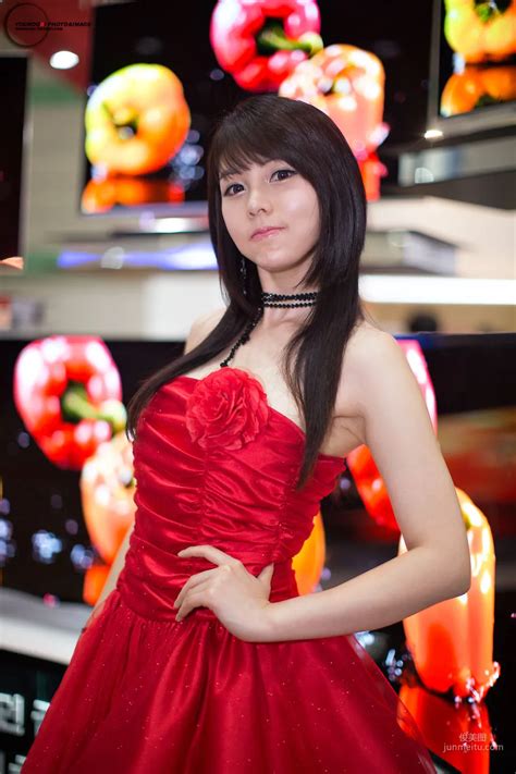 李智友展厅红裙少女图片合集 23 美女写真美女图片大全 高清美女图库 Page 24