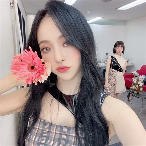 Cult Of Hyejugs Bored Vivi X Yeojin Ft Haseul