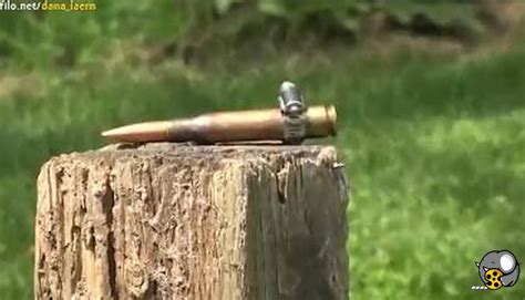 ببینید لحظه جذاب برخورد یک گلوله به گلوله دیگر فیلو