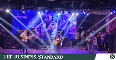 Charismatic Anjan Dutt Spellbounds Crowd At Ju