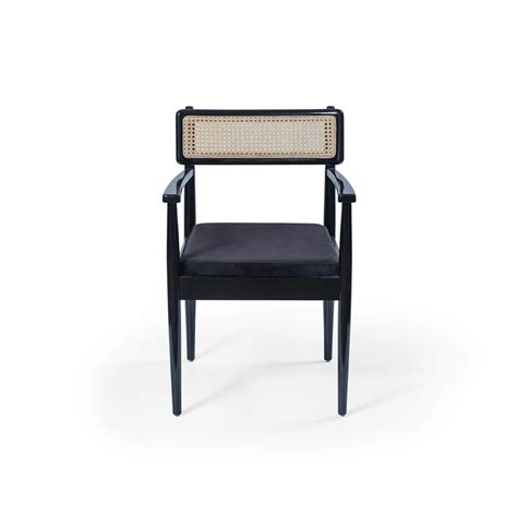 Lysa Wicker Lussodor