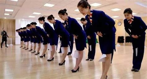 骑士鞠躬礼 骑士跪礼 骑士礼仪动作图片 大山谷图库