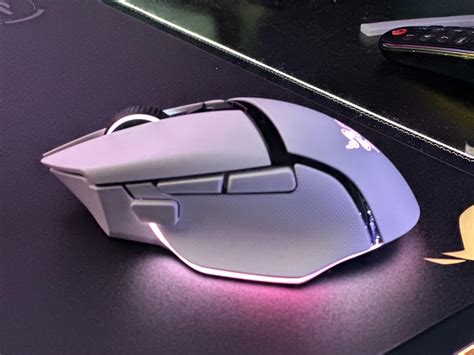 Basilisk Pro V3 White Rrazer