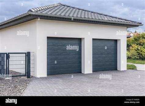 Double Garage Hi Res Stock Photography And Images Alamy