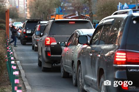 Торгуультай автомашиныг түр саатуулах байр руу зөөнө төлж дуусаад авч болно