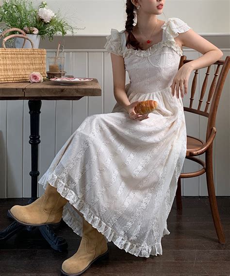 포앤바이앤 청순 레이스 롱원피스 하트넥 프릴 허리잘록 민소매 슬리브리스 스트랩 플라워 하이웨스트 주름 플레어 A라인 롱원피스 여신 공주 순수 아이보리 브라이덜샤워