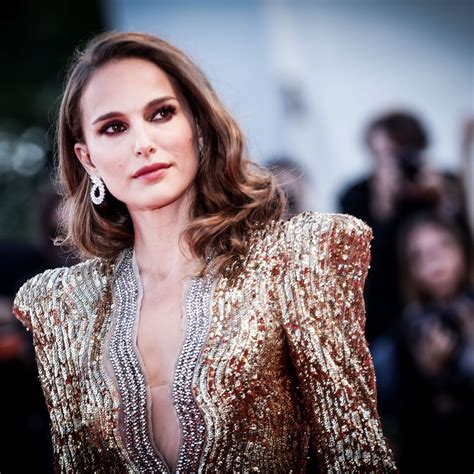Natalie Portman Mais Perto Natalie Portman Reconhece Ajuda De Rihanna