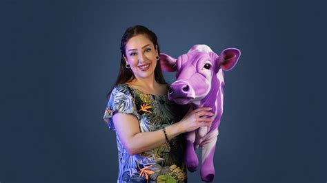 Purple Cow Transform Your Business By Being Remarkable Hit Land