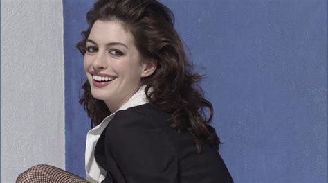 Celebrity Pantyhose Daily Anne Hathaway