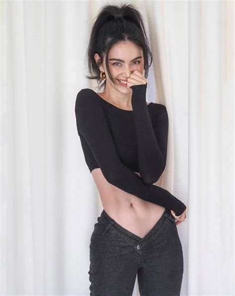 ใหม่ ดาวิกา เปิดภาพแซ่บ โชว์เอวบางในวันเหงา ๆ คนแห่ถาม กินข้าวบ้างไหม