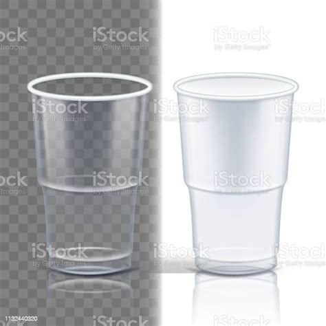 플라스틱 컵 투명 벡터입니다 템플릿 컨테이너입니다 찻잔을 마 십니다 일회용 식기 빈 용기를 비웁니다 감기 또는 뜨거운 테이크 아웃 음료 고립 된 3d 현실적인 그림 맑은