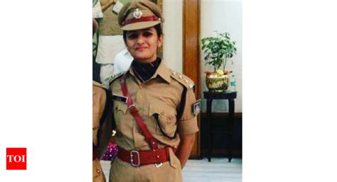 Gunjan Pant Sends A Sweet Birthday Wish For Sister Ips Isha Pant