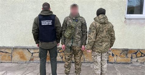 Військовослужбовець зрадник планував втекти до окупованого Придністровя але попався на кордоні