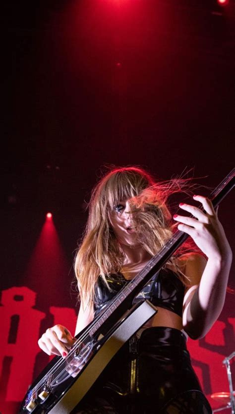 Vic De Angelismåneskin Victoria Bass Queen Vic Guitar Design Drarry Coachella Violin