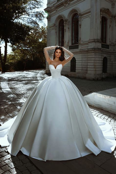 Титэм Хуримын дэлгүүр 💍🧖‍♀️ Хурим эмэгтэй хүн бүхний мөрөөдөл мөрөөдлийн хуримын даашинзаа