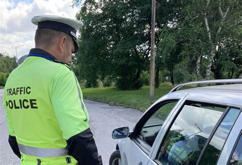 Шефът на МВР не се шегува Маса народ глобени да пресичат неправилно в ПЕРНИК