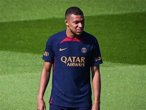 Mbappe Stance On €1bn Transfer Revealed As Barcelona Propose Swap Deal With Man Utd Liverpool