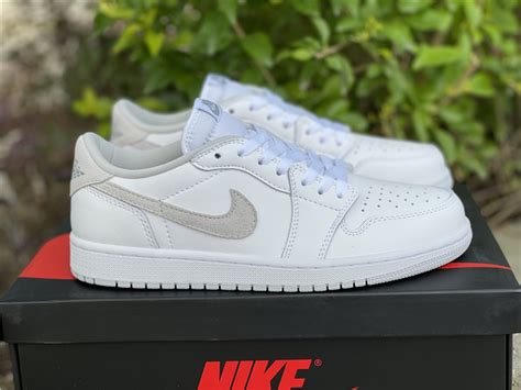 Air Jordan Retro Low Og Neutral Grey