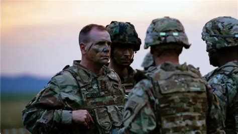 Бен Годжес про ядерні погрози Росії Не вважаю що Путін схильний до самогубства Bbc News