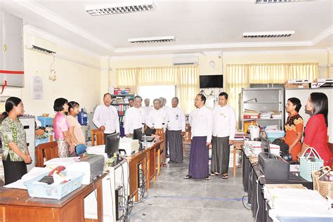 ပြည်ထောင်စုဝန်ကြီး ဒေါက်တာသက်ခိုင်ဝင်း ကျန်းမာရေးစောင့်ရှောက်မှုလုပ်ငန်းကော်မတီအစည်းအဝေးသို့ တက