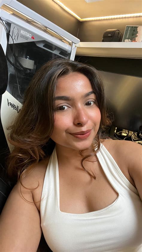 Ruchikanrathore Ruchikarathore • Instagram Photos And Videos