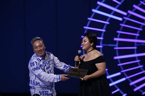 Thí sinh Vietnam Idol bị Mỹ Tâm yêu cầu khỏi hát nữa