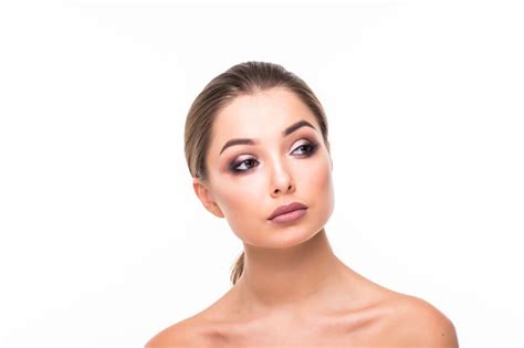 흰색 바탕에 깨끗 한 신선한 피부와 아름 다운 젊은 여자 얼굴 치료입니다 화장품 아름다움과 스파입니다 건강관리와 의술에 대한 스톡 사진 및 기타 이미지 Istock