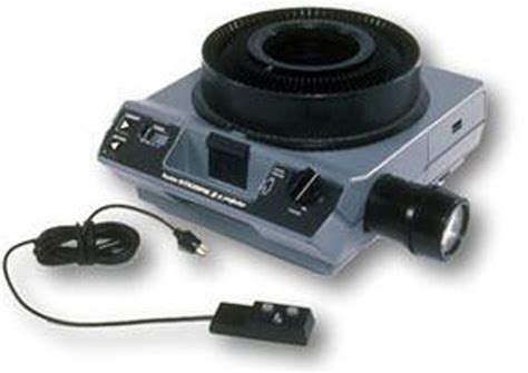 Kodak Carousel 4200 Slide Projector 35mm Manual Focus Remote Advance Reverse