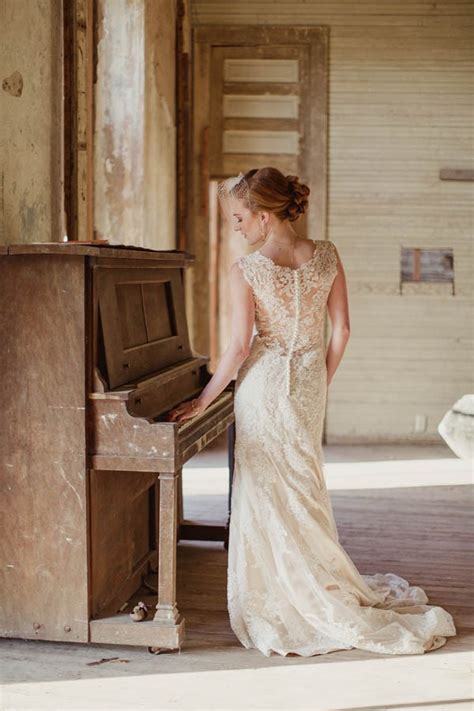 Shabby Chic Texas Bridal Session Junebug Weddings