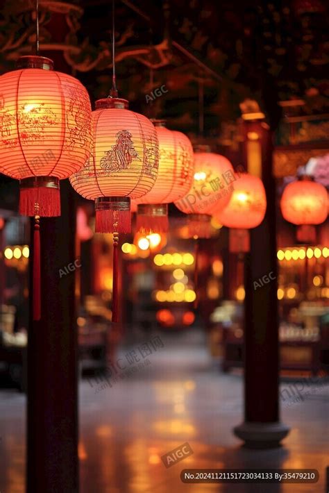 Ai创作图长廊宫灯 宫灯灯谜 祈福灯笼 中元宫 灯火辉煌灯笼 宫庭灯 春节宫灯 灯笼宫灯 大气灯笼 廊桥灯笼 古典长廊灯笼 张厅灯笼 古韵灯笼 灯笼高清图 古装灯笼 昵图网