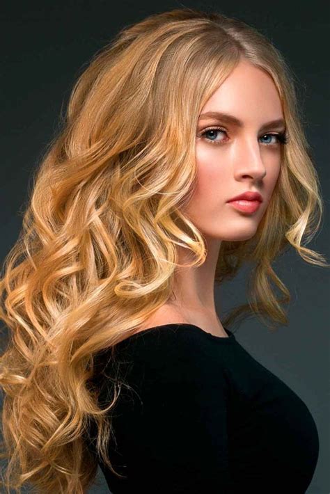 Gentle And Rich Honey Blonde Hair Color To Add Some Sweet Shine To Your