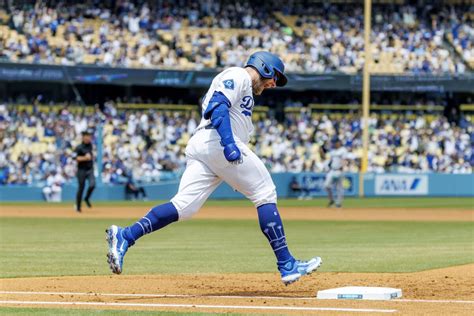 Why Dodgers Slugger Max Muncy Has Started Wearing Glasses In Games