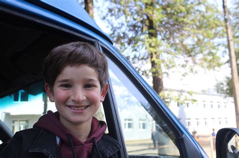 დაბა ნარუჯის სკოლის მოსწავლეები