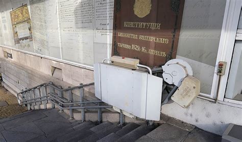 Подобрява се градската среда за хора с инвалидни колички Новини БНР Новини