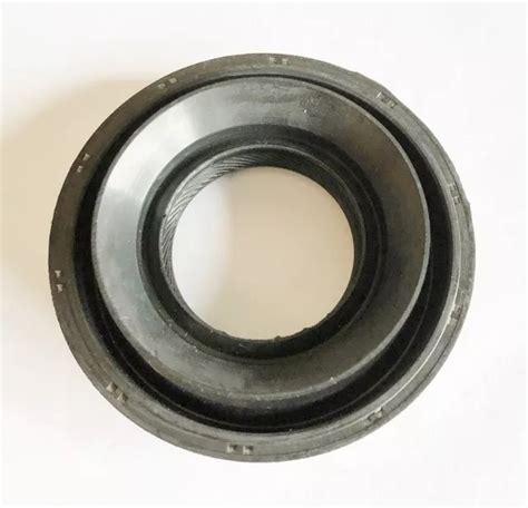 REAR DIFFERENTIAL DIFF Pinion Oil Seal For Navara D Pick Up TD PicClick UK