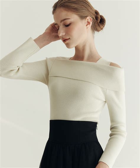 2컬러 솔리드 언발란스 오프숄더 스웨터