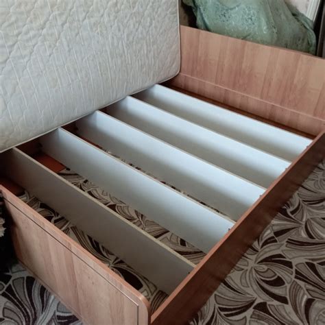 Продаю двух спальную кровать с ортопедическим матрасом в хорошем состоянии Основание каркаса