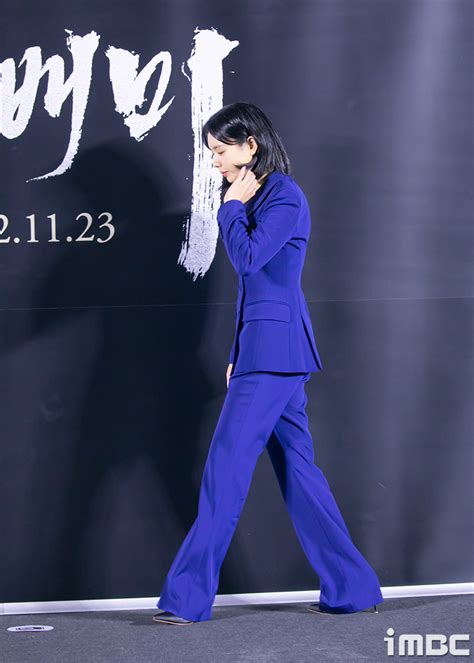 [포토] 안은진 슬기로운 블루 셋업