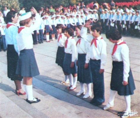 Спомени от соца Носих първата пионерска връзка след Девети септември Информационна агенция ПИК