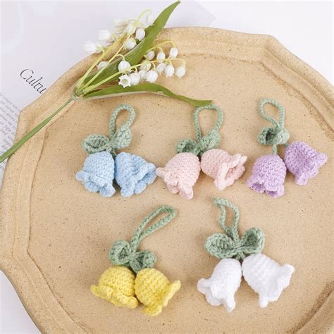 Badu Bg Ръчно изработени плетени ключодържатели с цветя Ключодържател Дамски плетени на една