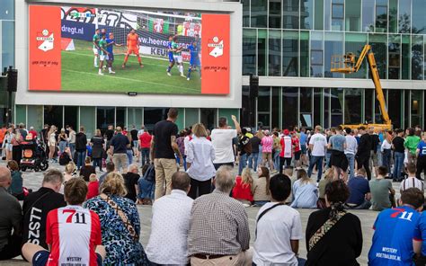 Winnend Fc Emmen Live Te Zien Op Groot Scherm Raadhuisplein Zeer