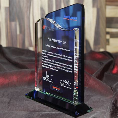 크리티 크리스탈상패 골프트로피 감사패 공로패 기념패 이글패 근조기 명패 크리티 크리스탈상패 골프트로피 감사패 공로패 기념패 이글패 근조기 명패