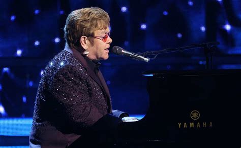 How Elton John Lost His Eyesight From An Eye Infection Kcm