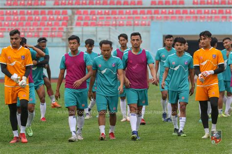 नयाँ खेलाडीलाई समेट्दै नेपाली राष्ट्रिय फुटबल टिमको अभ्यास तस्बिरहरू
