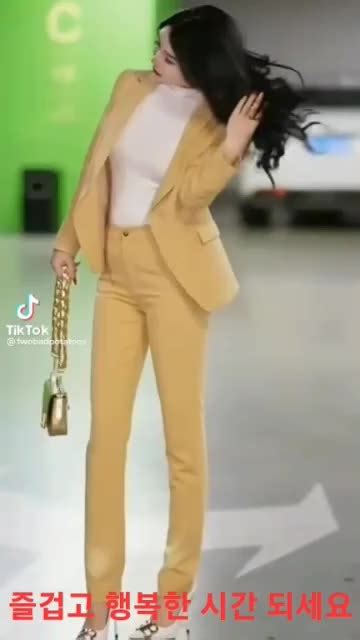 유머음악 남자와 여자의 차이 남자는 필요한 1000원짜리 물건을 2000원에 삽니다 여자는 필요 없는 2000원짜리 물건을 1000원 가수백경희 가요 사랑방